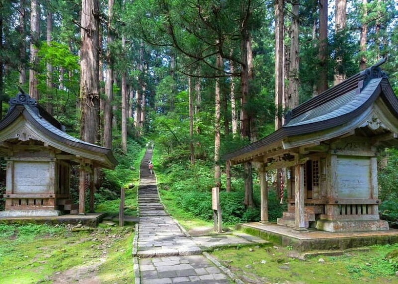 Tsuruoka & Dewa-Sanzan Private Tour with Licensed Guide - Key Points