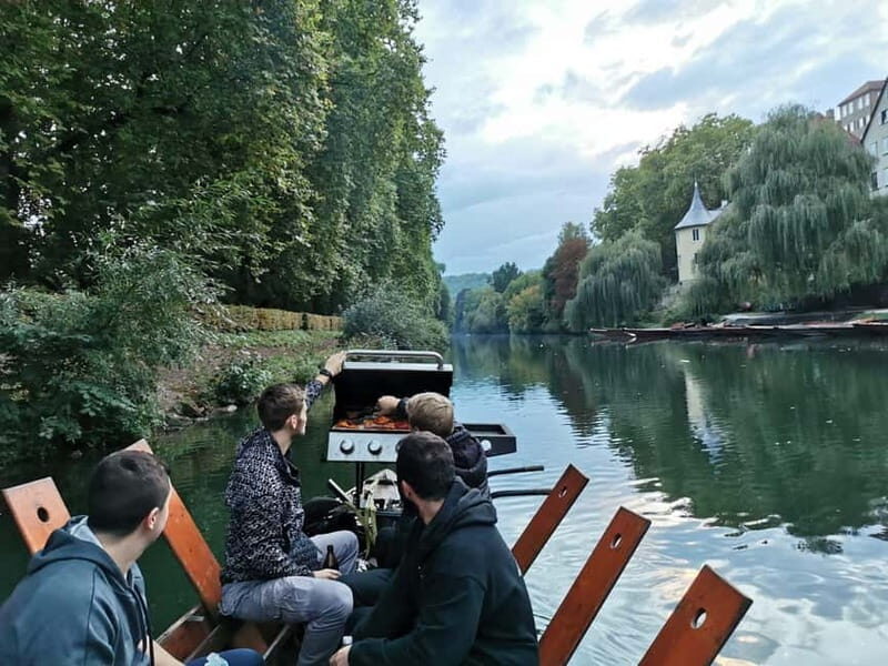 Tübingen: Punt trip - The Hands-On Touch: Punting Yourself