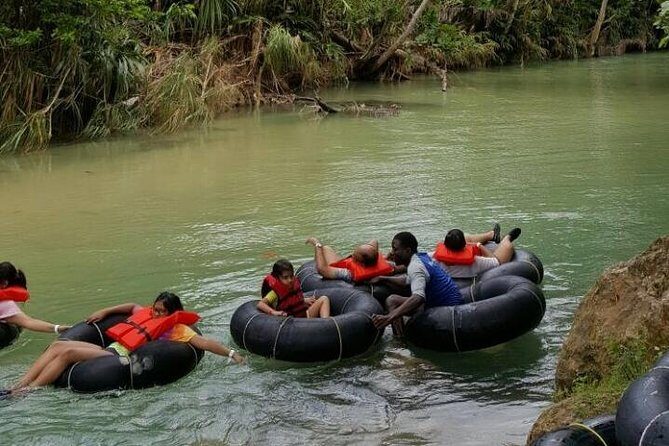 Tubing,Lunch and Shopping from Ocho Rios - Tubing, Lunch and Shopping from Ocho Rios: A Practical Guide to a Fun Day Out