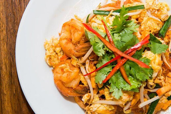 Tuk Tuk Bangkok Private Tour: WW2 Pad Thai, 360-Viewpoint, Chinatown (Pickup) - Who Will Love This Tour?