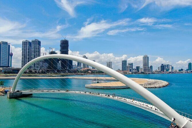 TuK TuK COLOMBO CITY TOUR - Stop 4: Colonial Buildings on Chatham Street