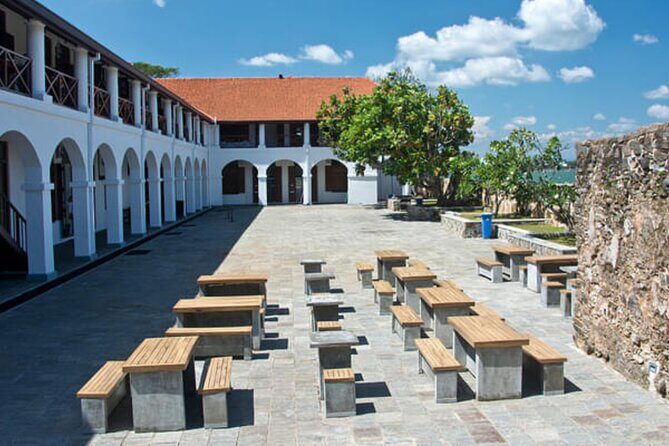 TuK TuK COLOMBO CITY TOUR - Stop 7: Viharamahadevi Park