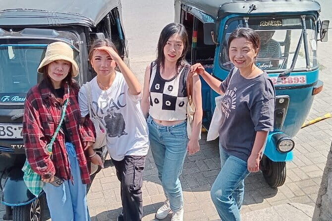 Tuk tuk colombo Sightseeing tour - A Close Look at the Colombo Tuk Tuk Experience