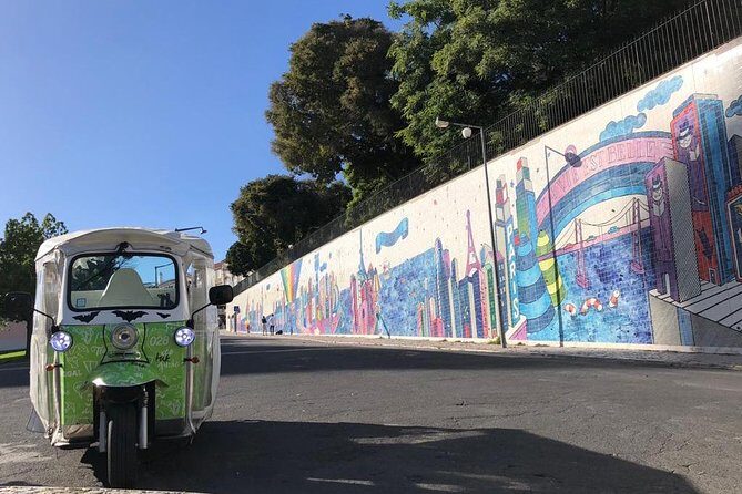 Tuk Tuk Lisbon: Exploring Urban Art 2H or 3H - FAQ