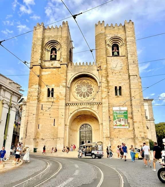 Tuk-Tuk sightseeing in lisbon(Old town) - The Itinerary: A Closer Look at the Highlights