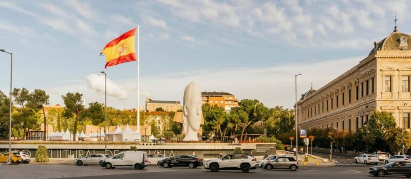 Tuk Tuk Tour 100 mins + Full Meal - Why Choose a Tuk Tuk Tour in Madrid?