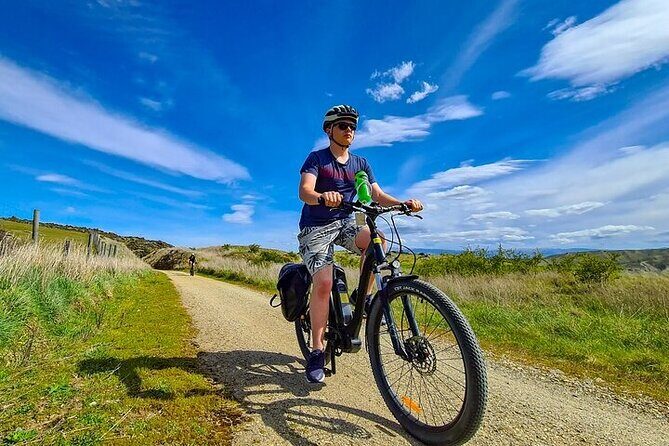 Tunnels to Station On E-Bikes - Discovering Queenstown’s Rail Trail on E-Bikes