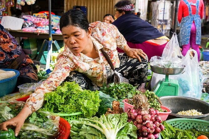 Tuol Sleng Museum and Russian Market Half-day Tour - Key Points