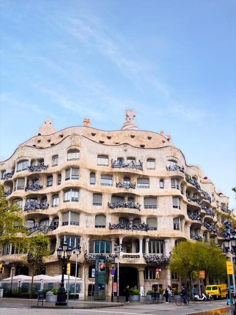 Tur Barcelona în Român - Key Points