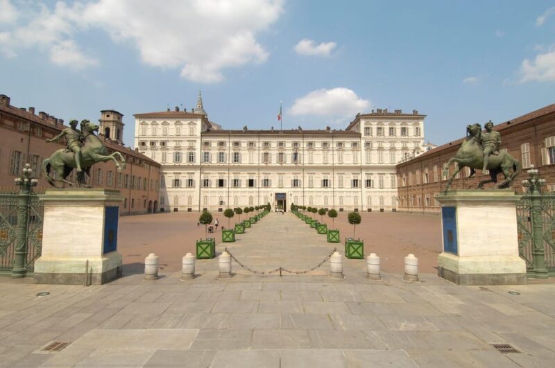 Turin: Entrance ticket for Palazzo Reale & audioguide - Visiting the Palazzo Reale
