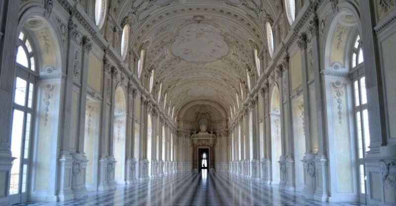 Turin: Palace of Venaria Guided Tour - Key Points