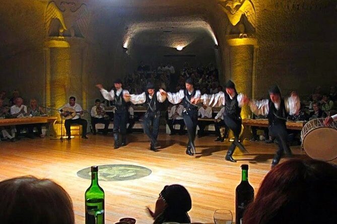 Turkish night show with dinner and unlimited free alcohol - Practical Details and Tips