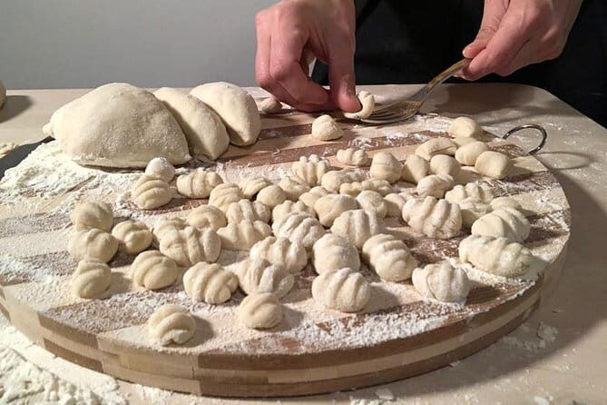 Tuscan Cooking Class in an Art Gallery in Florence - What to Expect During the Class