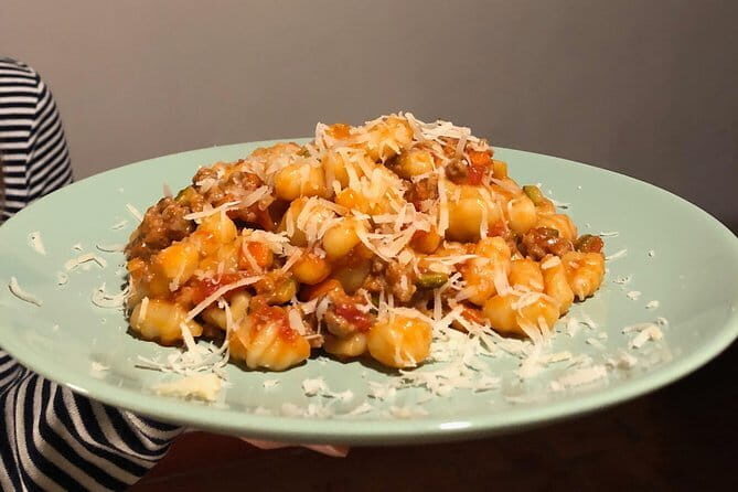 Tuscan Cooking Class in an Art Gallery in Florence - Who Should Consider This Tour?