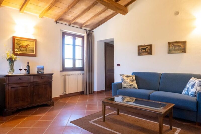Tuscany: 3 days as a Winemaker in Wine Resort with pool - An Immersive Tuscan Winemaking Experience