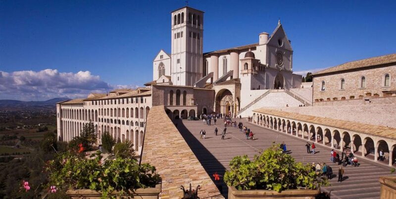 Tuscany & Assisi Small Group Day Trip from Rome with Wine - Key Points