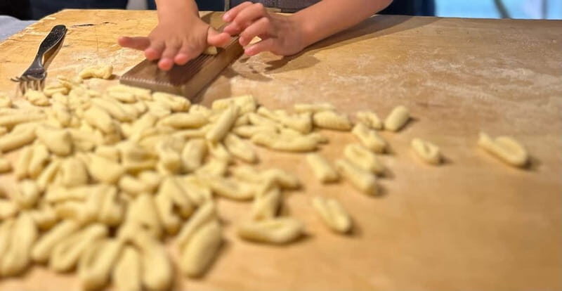 Tuscany: Cooking class with aperitif and dinner included - The Atmosphere & Staff