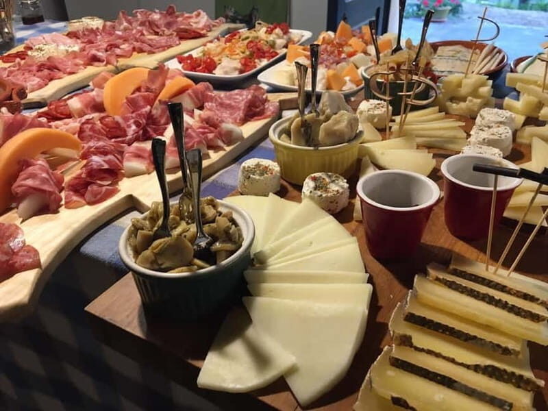Tuscany: Cooking class with aperitif and dinner included - FAQs