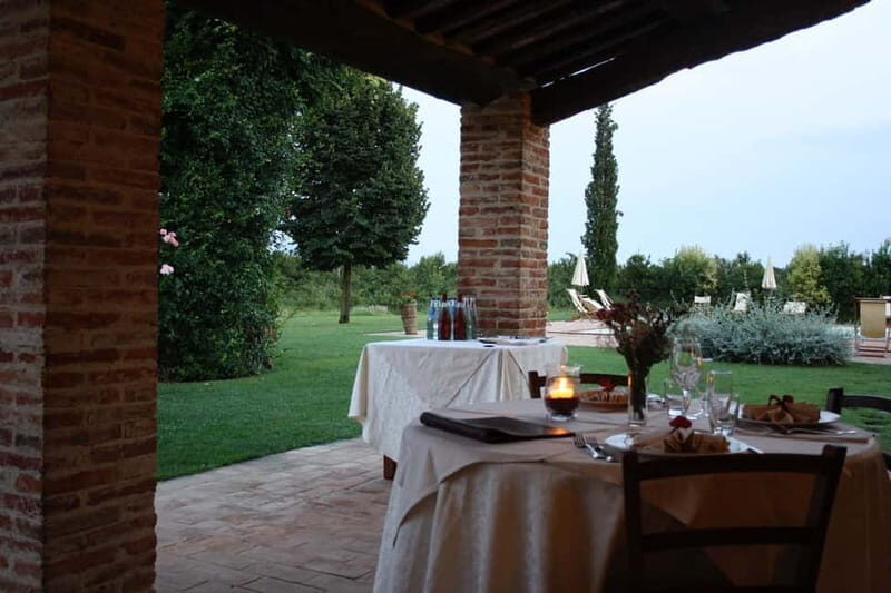 Tuscany: Garden Dinner with Award-Winning Sommelier - A true taste of Tuscany: what to expect from this garden dinner