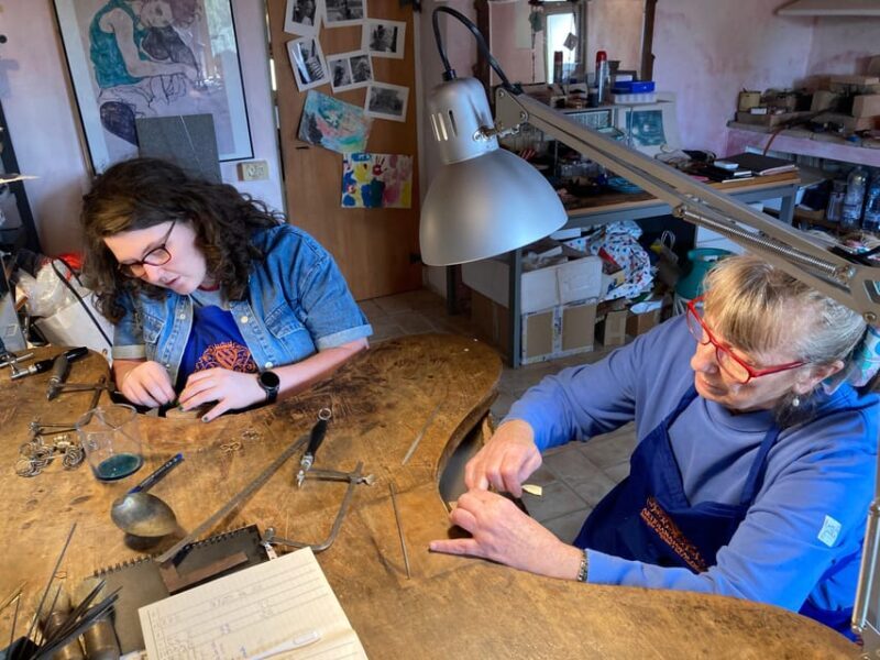 Tuscany:Make your own weddingrings in an unforgettable class - FAQs