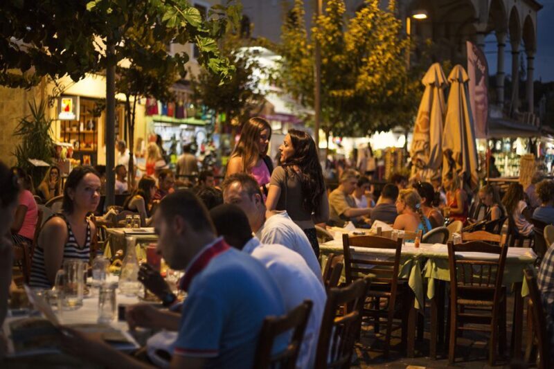 Twilight Athens Tour inc. rooftops, tastings & 3 drinks - An In-Depth Look at the Experience