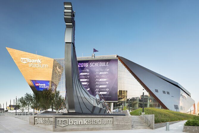 Twilight Whispers: A Private Romantic Stroll Through Minneapolis - Key Points