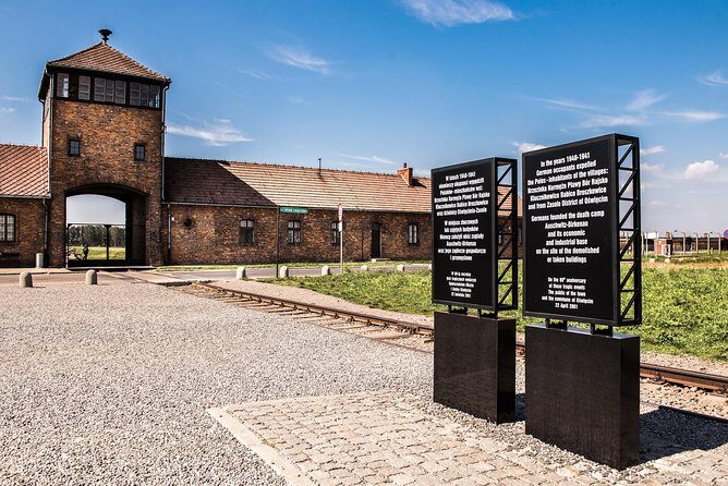 Two Day Trip to Auschwitz Birkenau and Wieliczka Salt Mine - What Makes This Tour Stand Out?