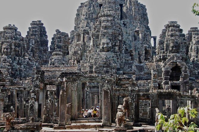 Two-days tour discovering Angkor Wat,The carving of 1000 Lingas and Beng Mealea - Key Points