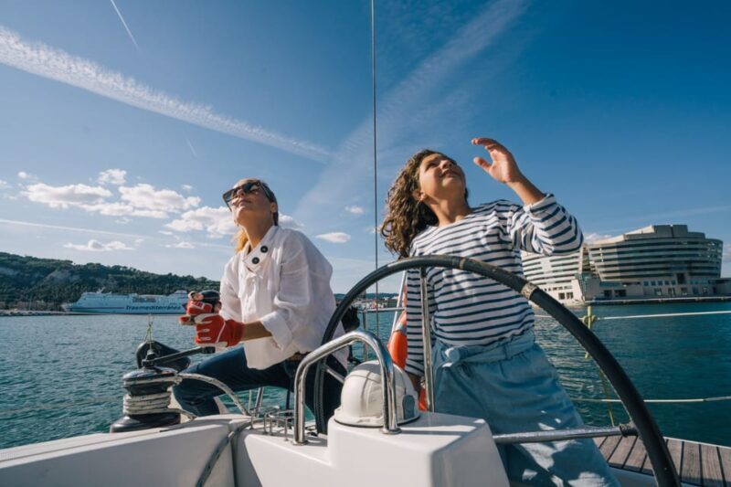 Two Hour Luxury Sailing Experience with Open Bar - Key Points