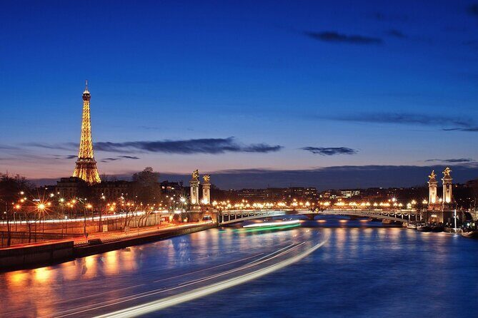 Two-hour Paris Tour including short walk and one hour Seine Cruise - Who is this tour best suited for?