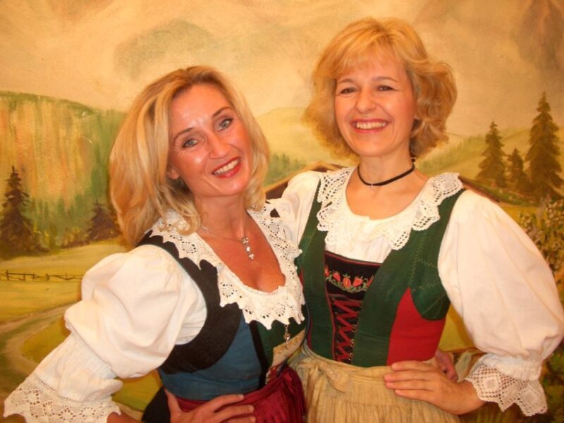 Tyrolean Evenings Family Gundolf in Innsbruck - Who Should Consider This Tour?