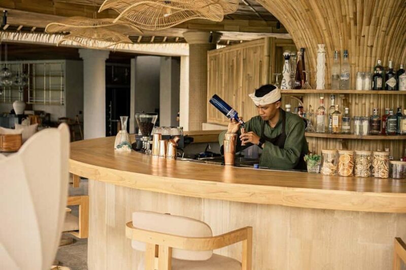 Ubud: Aura Bar Drink & Pool Access Rice Field View E-Voucher - The Value for Money