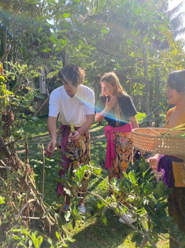 Ubud: Authentic Traditional Balinese Village Cooking Class - Ubud: Authentic Traditional Balinese Village Cooking Class