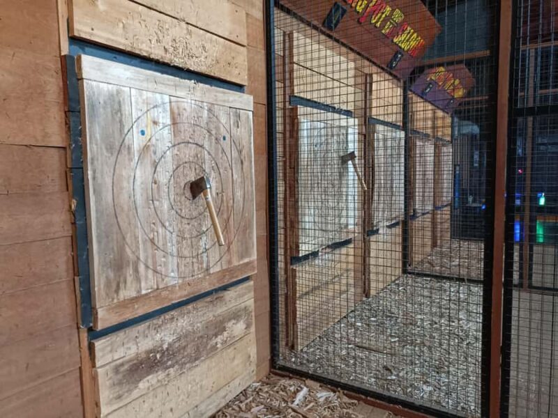 Ubud : Axe Throwing Fun - Who Should Consider This Experience?