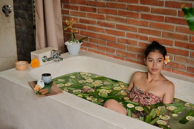 Ubud Balinese Massage Scrub And Flower Bath Experience - Key Points