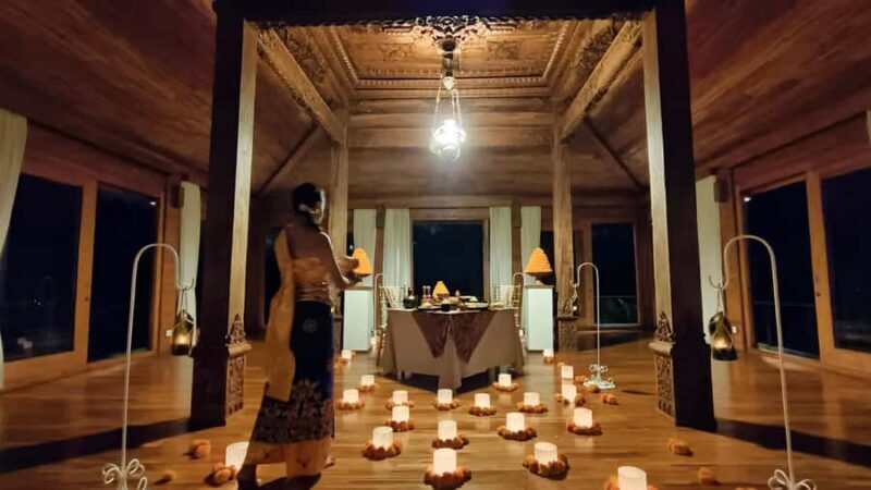 Ubud: Balinese Royal Dinner with Tropical Forest Views - Key Points