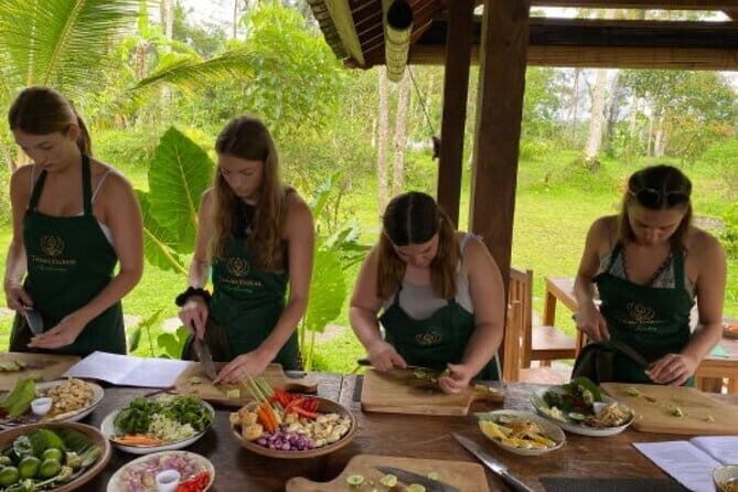 Ubud Cooking Class with Optional Market Visit Pickup Included - What the Reviews Say
