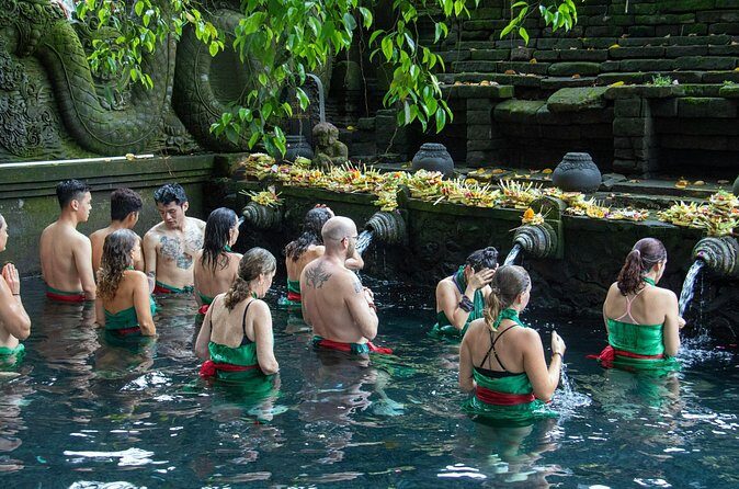 Ubud Day Trip: Floating Breakfast, Rice Terrace, Temple, & Spring - Transportation and Group Size