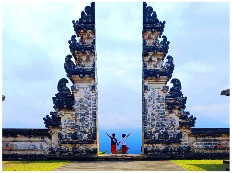 Ubud: Heaven Gate Lempuyang, Water Palace & Waterfall Tour - Key Points