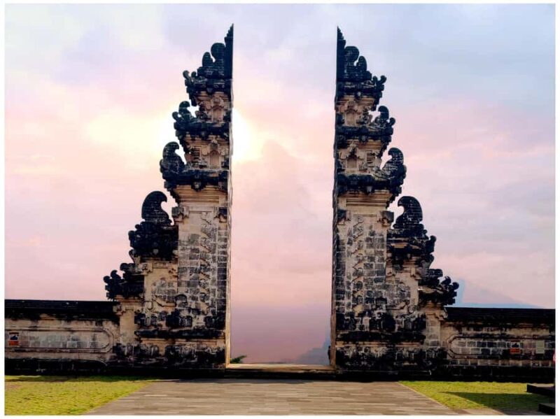 Ubud: Heaven Gate Lempuyang, Water Palace & Waterfall Tour - Overview of the Tour Experience