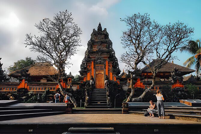 Ubud Night Half Day Trip with Legong Dance Performance - Sacred Monkey Forest Sanctuary
