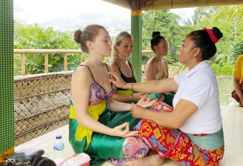 Ubud: Palm Reading and Trauma Healing Therapy - What Travelers Are Saying