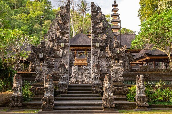Ubud Story Walking Tour by Spanish, Japanese, English Guide - Exploring Ubud’s Historic Heart