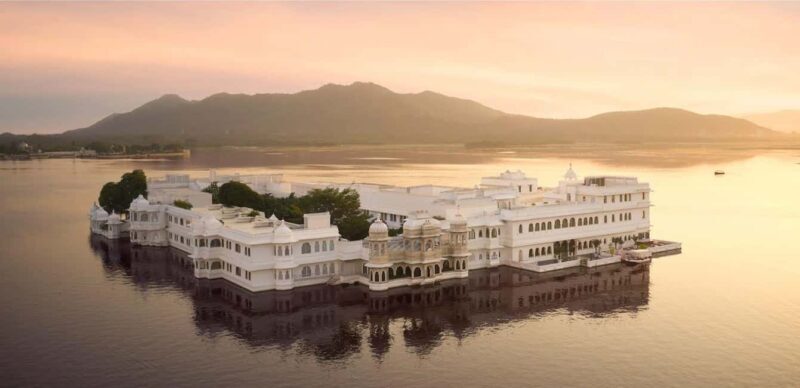Udaipur: 2-Day Private Tour with Guide & Boat Ride - The Itinerary in Detail