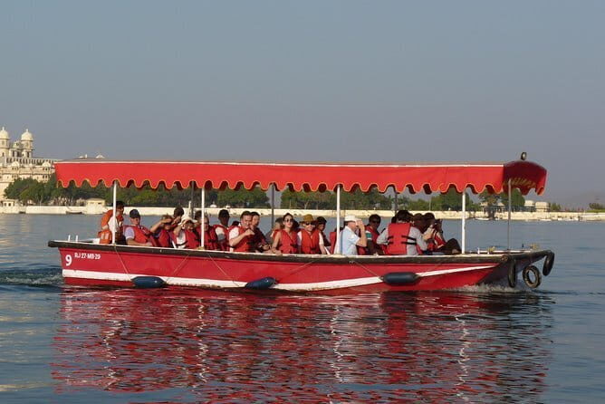 Udaipur - Boat ride at lake Pichhola - Exploring the Itinerary and Highlights