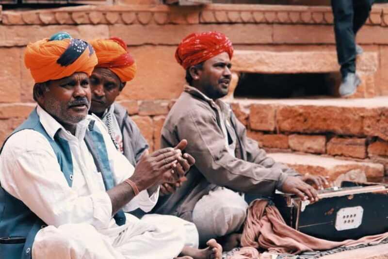 Udaipur: City Palace, Jagdish Temple, and Lake Pichola Tour - An In-Depth Look at the Udaipur Tour