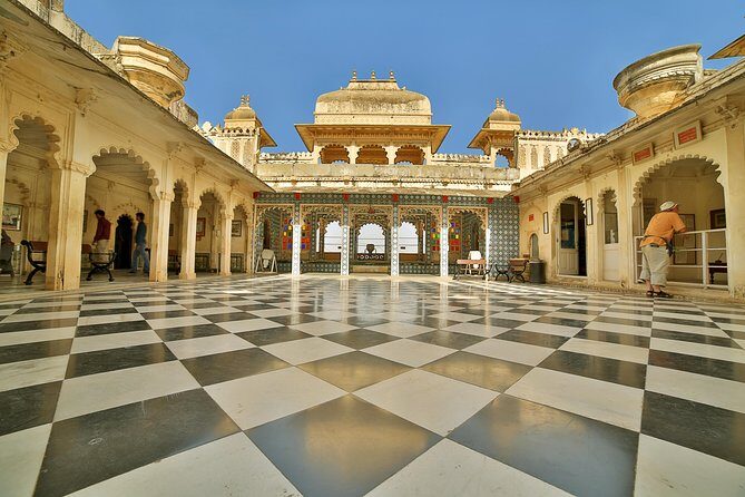 Udaipur Full Day City Tour with Boat Ride - FAQs