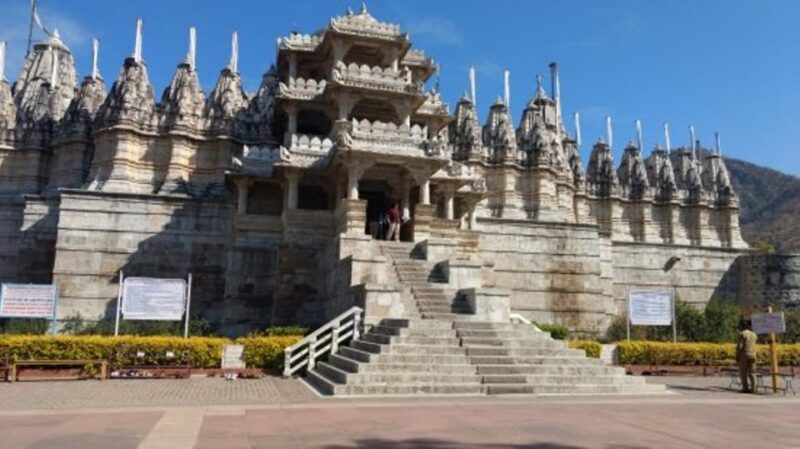 Udaipur: Full-Day Kumbhalgarh & Jain Temple Private Tour - Practical Aspects of the Tour