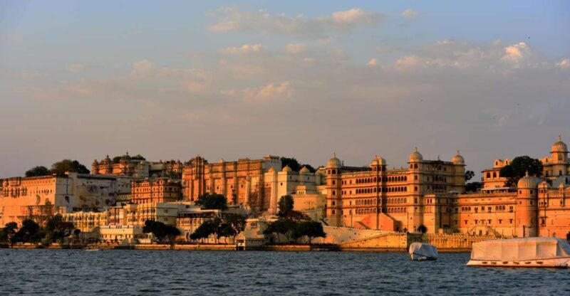 Udaipur: Full Day Private City Tour with Optional Boat Ride - Key Points