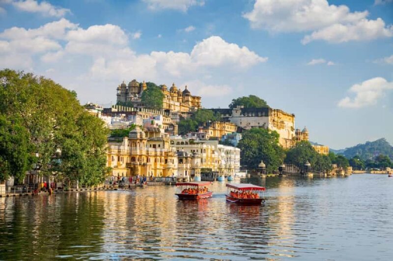 Udaipur: Ghats Guided Walking Tour with Boat Ride Experience - Key Points